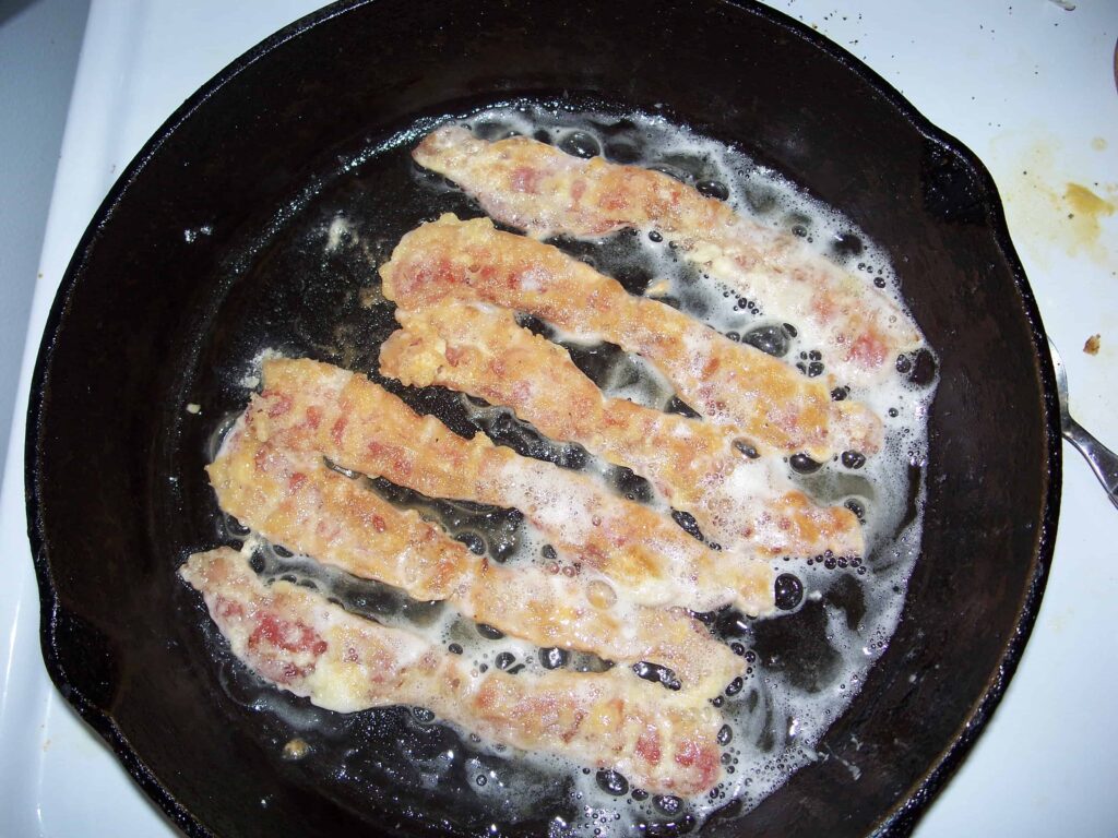 How Long can Cooked Bacon Sit Out?